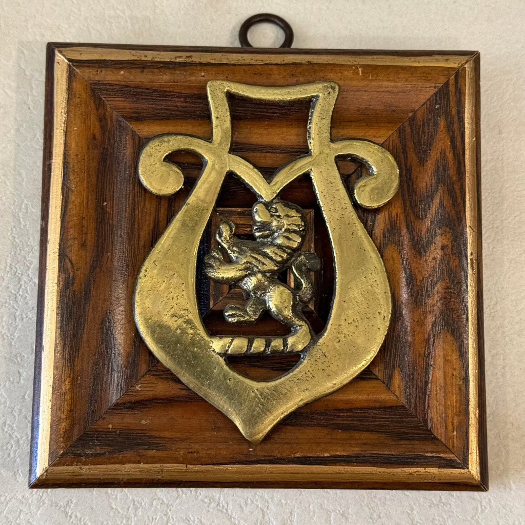 Trace Mayer "Wooden Frame with Horse Brass" Museum Bee – B. Viz Design